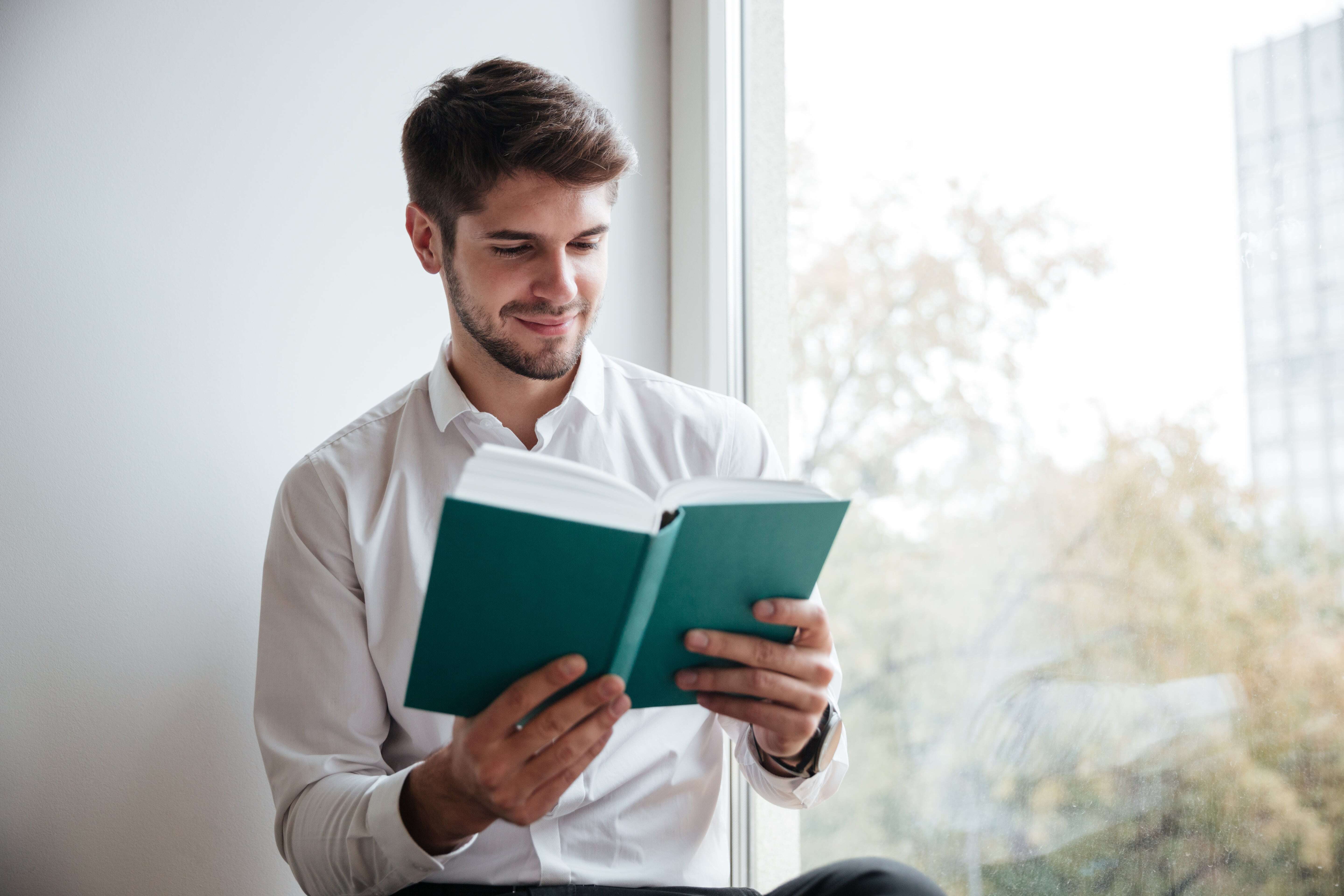 Dr. Matthew Chow’s Top Beach Reads for 2023